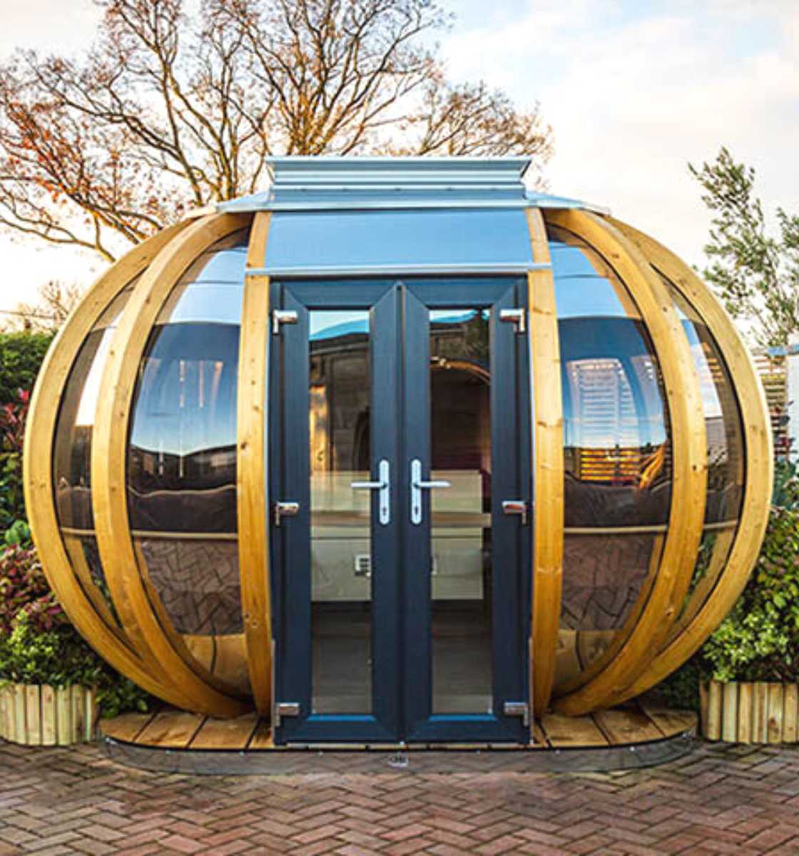 The Grande Deluxe Chic Garden Pod – The Packhouse